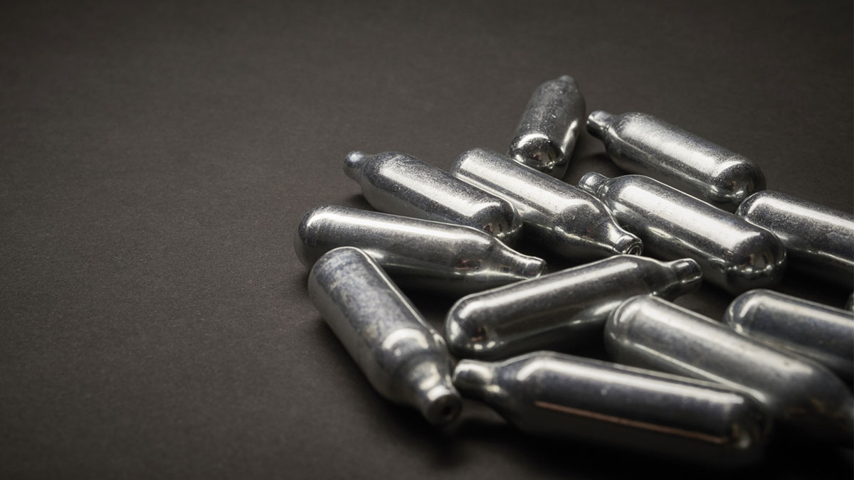 Protoxyde d’azote : un danger réel derrière le gaz dit «hilarant ...